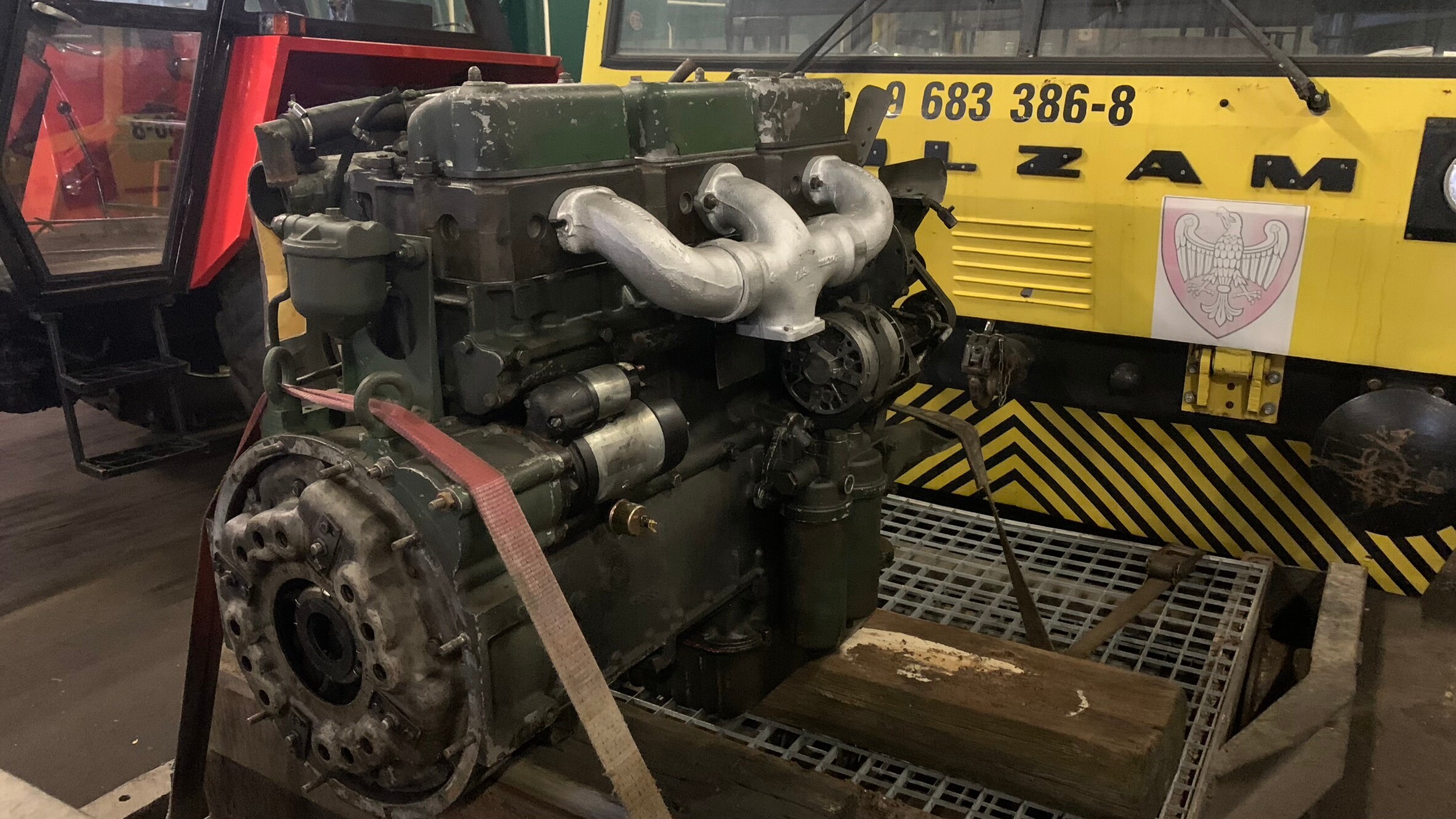 Parowozownia Gniezno » Silnik wysokoprężny S-359M z Wojska Polskiego-en